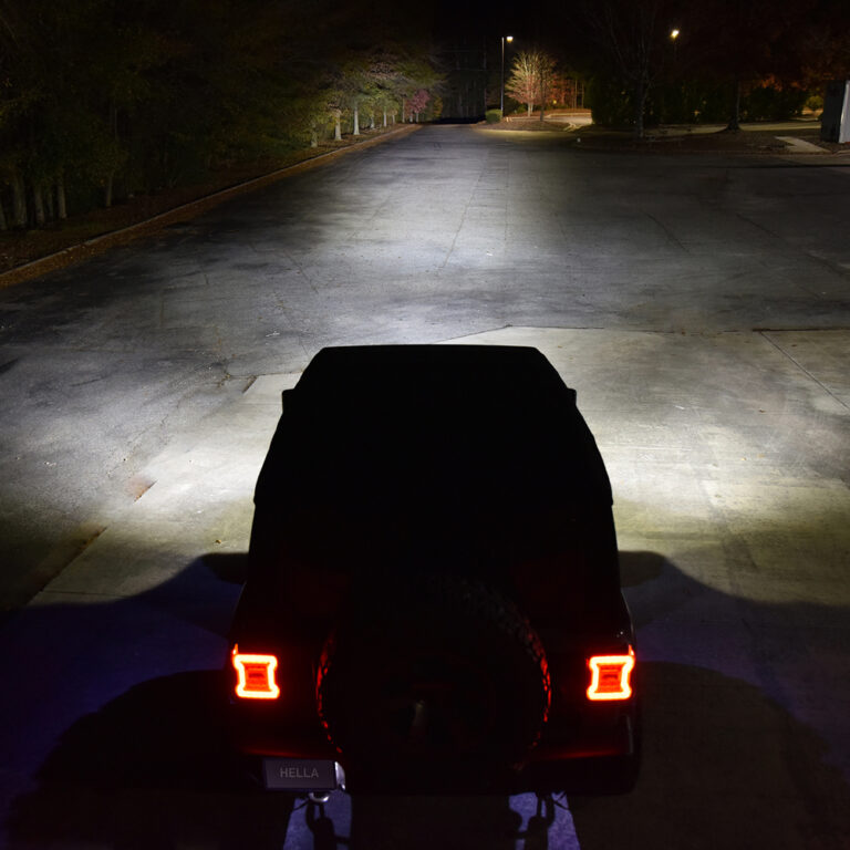 Foco HELLA Black Magic Cube 3.2" Flood LED